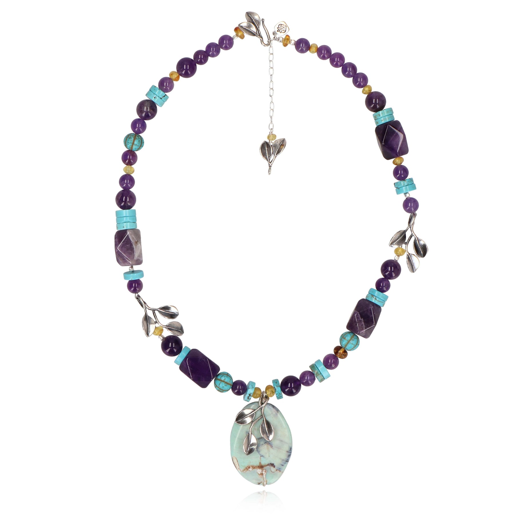 Lo más nuevo – Flora María